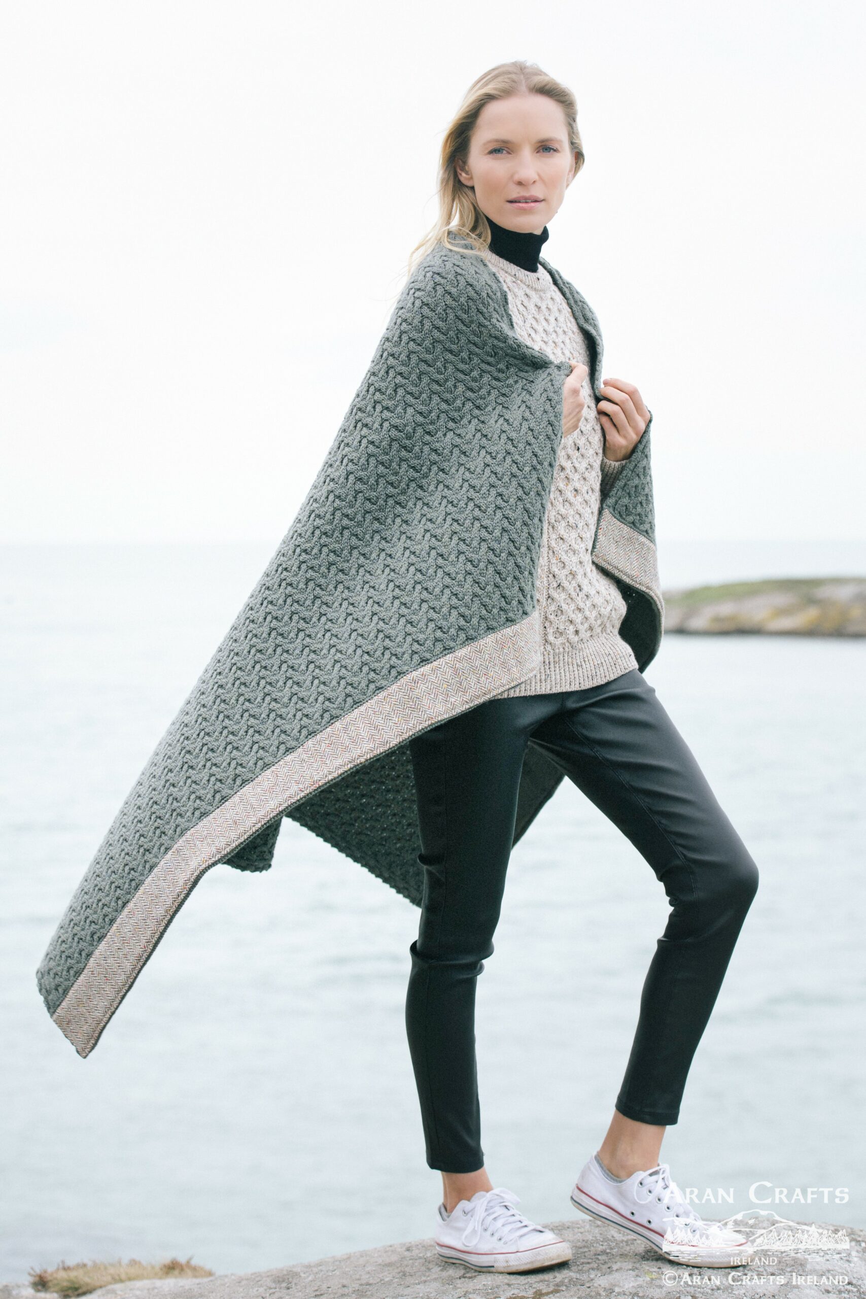 ARAN THROW WITH TWEED TRIM